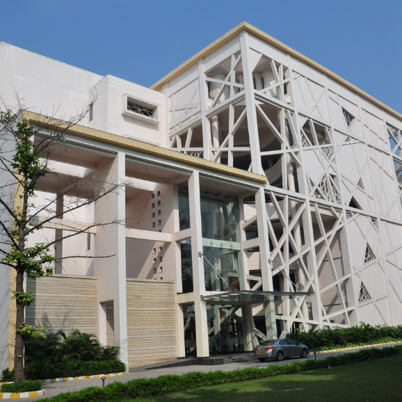 IMT, Ghaziabad: Courses, Fees, Admission 2025, Scholarship